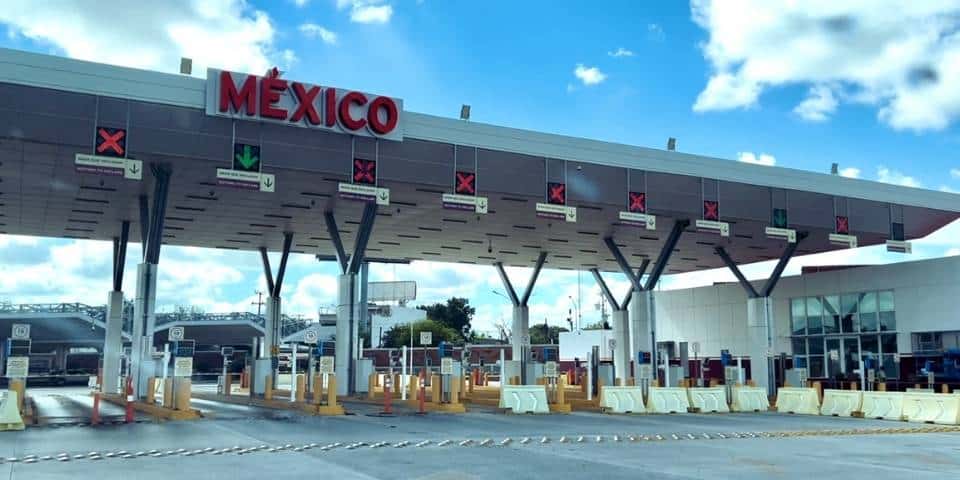 Cruce de Frontera por Laredo a México.
