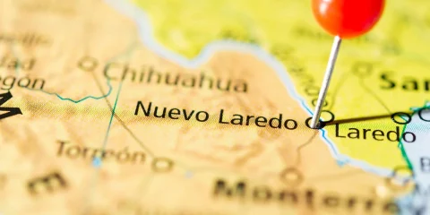 Cruce de Frontera por Laredo a Mexico.